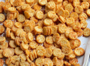 Irresistible Garlic Bread Ritz Bits - Easy Recipes Life