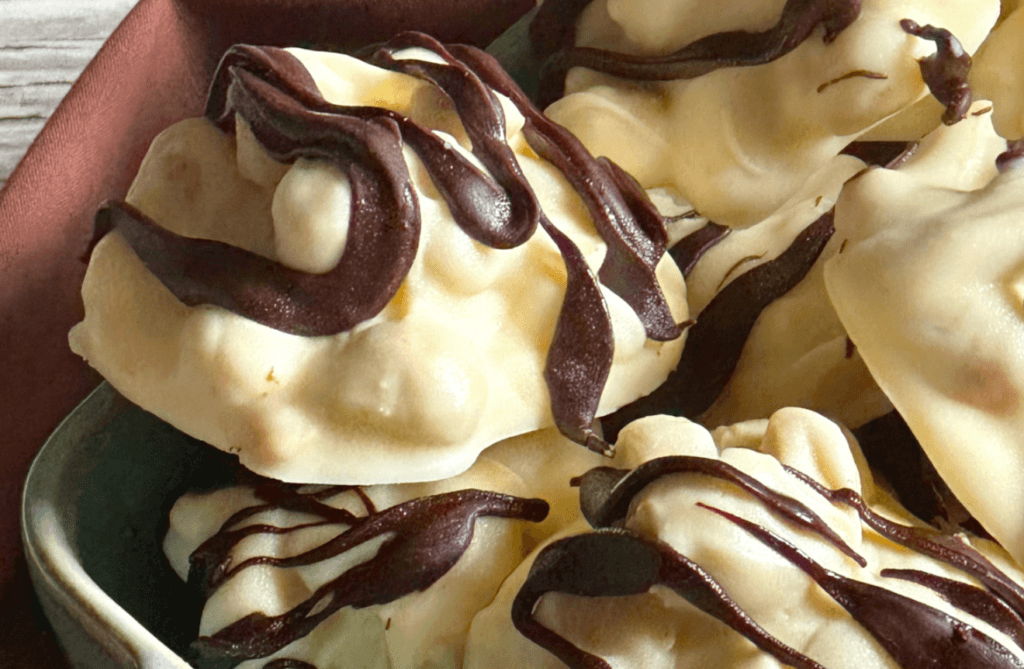 Amish Zebra Cashew Clusters - Easy Recipes Life