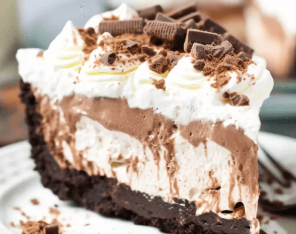 No-Bake Chocolate Marshmallow Pie - Easy Recipes Life